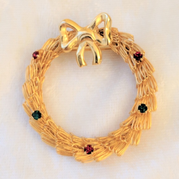 Jewelry | Vintage Christmas Wreath Brooch Pin Holiday Wreath | Poshmark